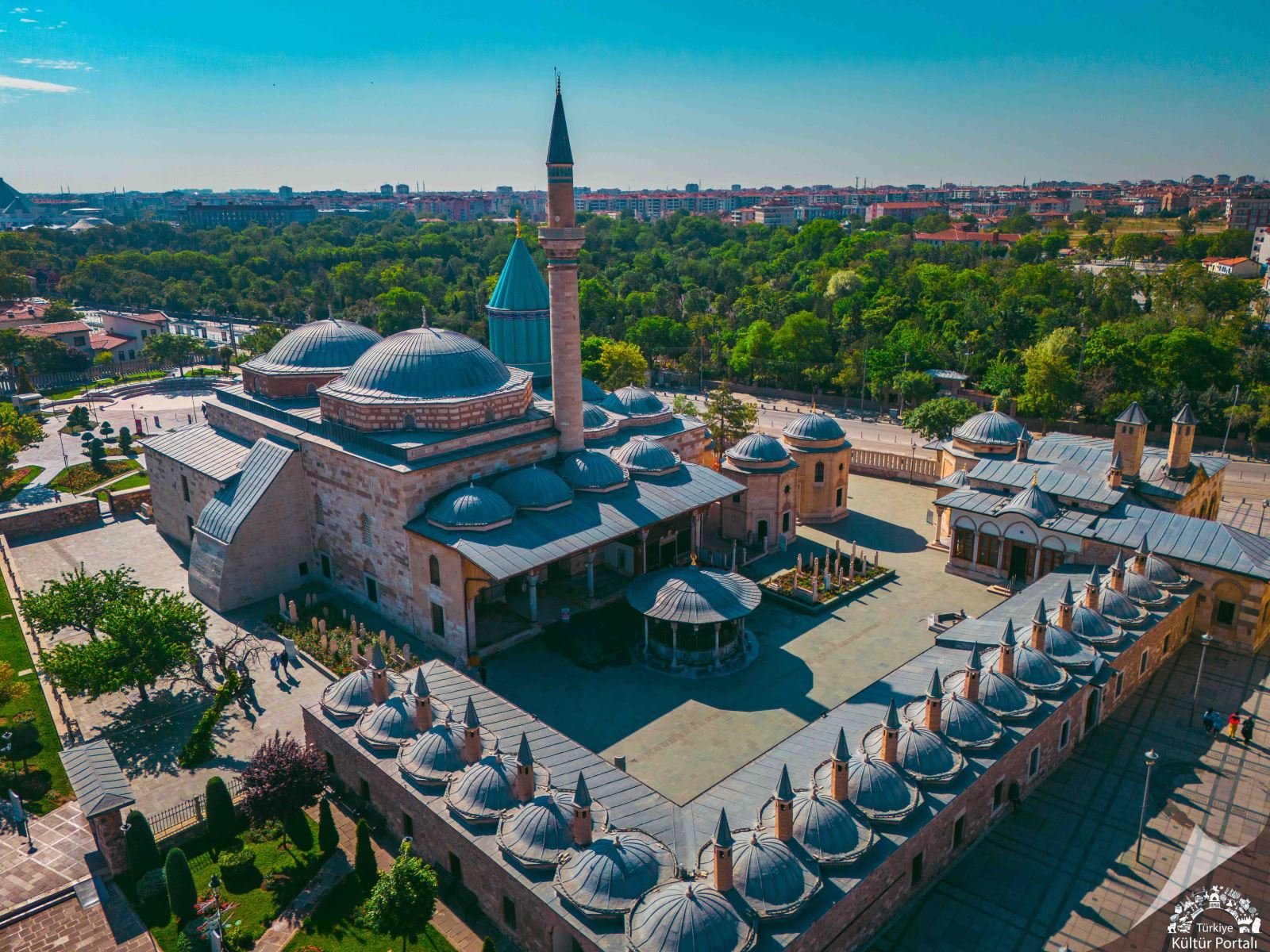 Mevlana Celaleddin Rumi Kimdir? Konya’nın Manevi Sembolü ve Evrensel ...